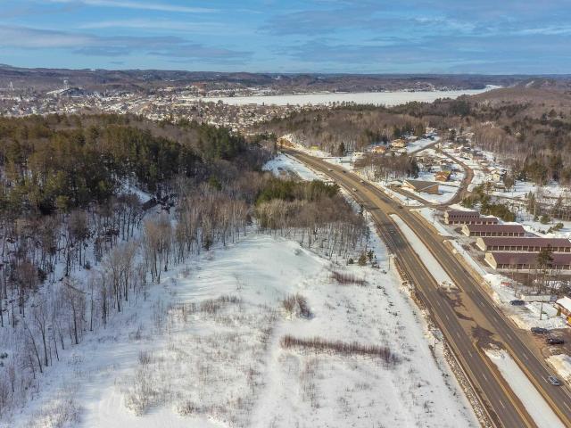 801 E US 41 Highway
