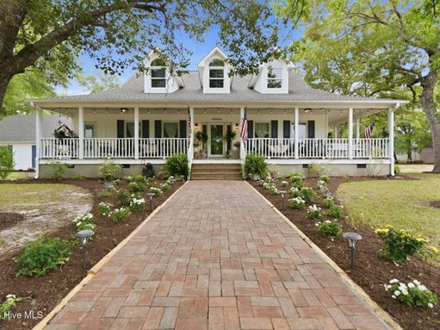 801 E Yacht Dr, Oak Island, NC 28465