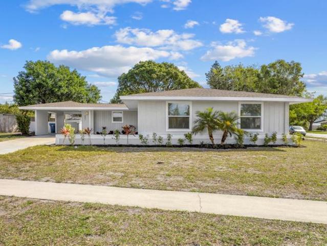 801 Faith St NE, Palm Bay, FL 32905