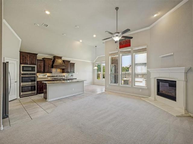 801 Feathering Way