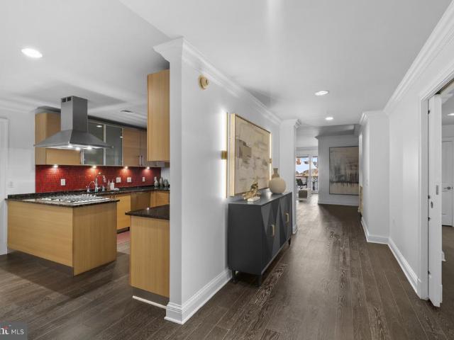 801 Key Highway # 221