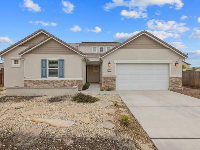 801 Howard St, Kingsburg, CA 93631 | MLS #638109 | Compass
