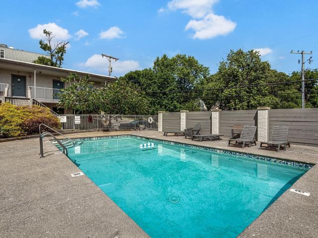 801 Hillview Hts # 212