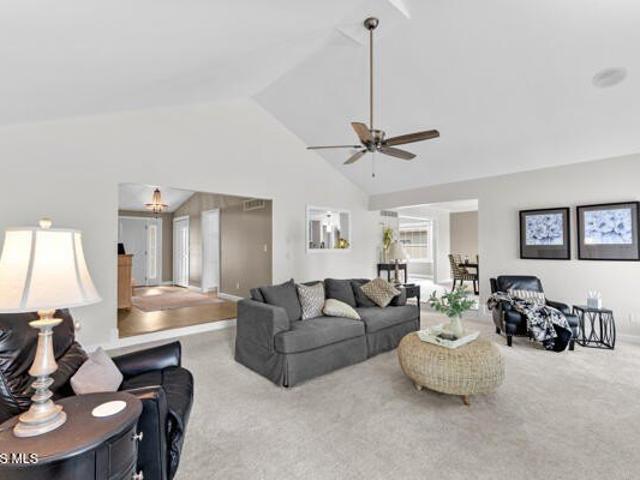 801 Inverness Dr, Defiance, OH 43512