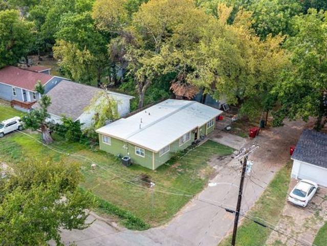 801 Oak St, Bonham, TX 75418