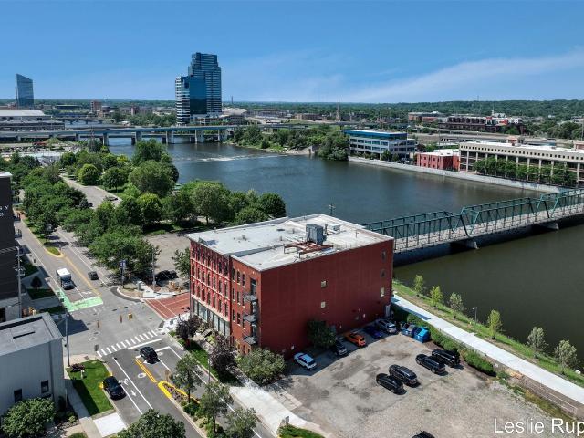 801 Monroe Avenue # 206