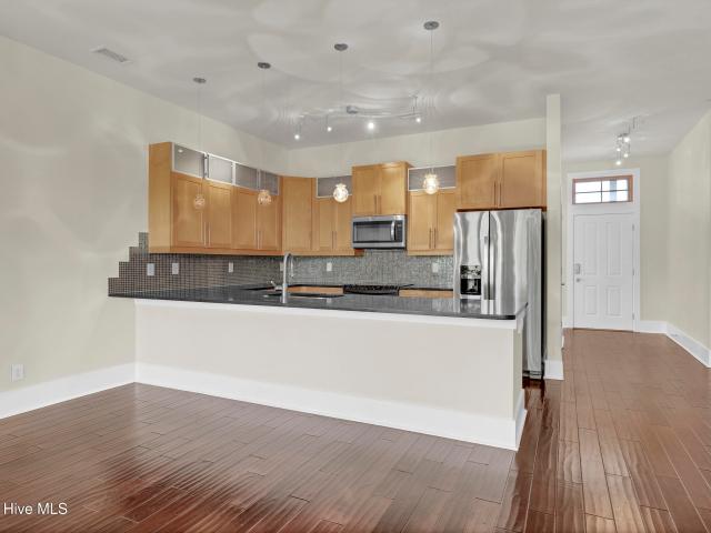 801 N 4th St, Unit 302, Wilmington, NC 28401 | MLS #100566