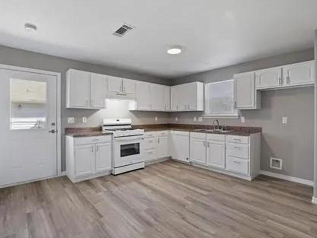 801 N 8th Avenue