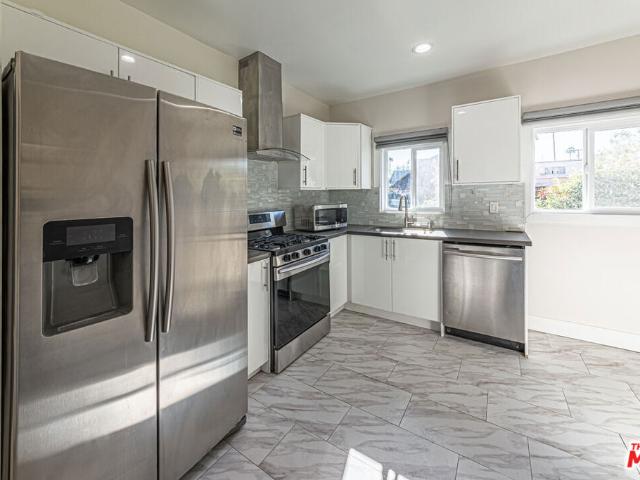 801 N Alexandria Avenue