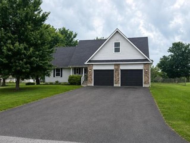 801 N Booth Rd, Clinton, MO 64735