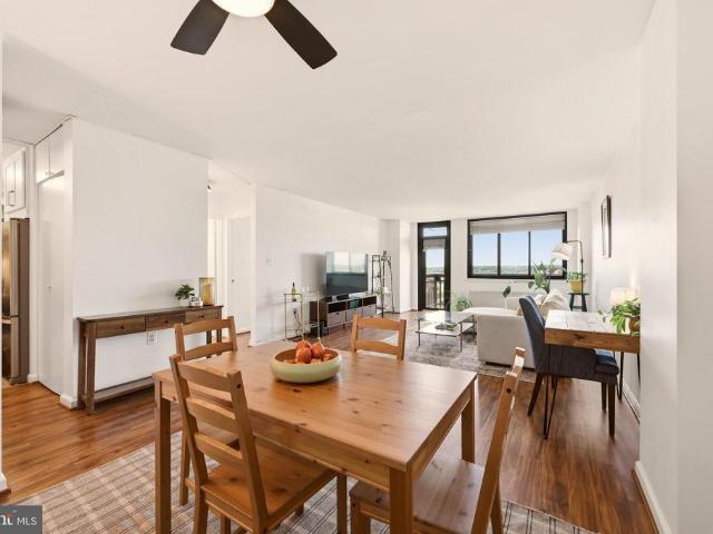 801 N Pitt Street # 1601