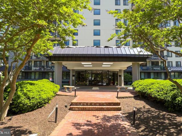 801 N Pitt Street N # 910