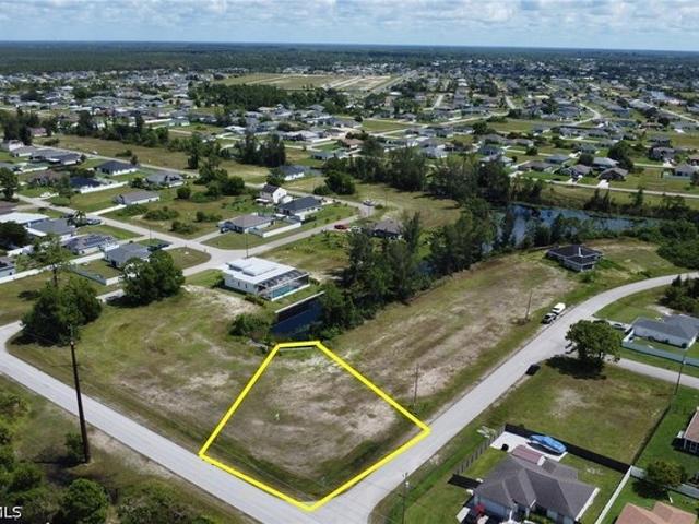 801 NE 38th Ter, Cape Coral, FL 33909