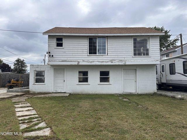 801 S Wood St, Fostoria, OH 44830