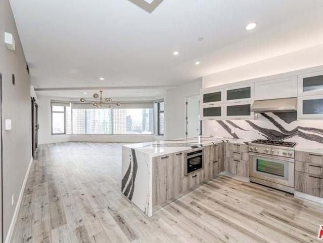 801 S Grand Ave #2205, Los Angeles, CA 90017