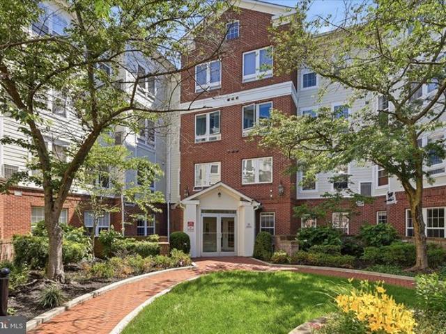 801 S Greenbrier St Apt 306, Arlington, VA 22204