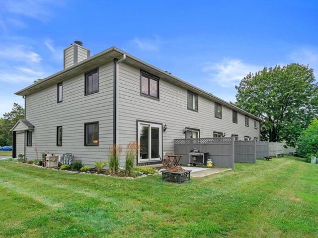 801 S Imperial Dr, Hartland, WI 53029