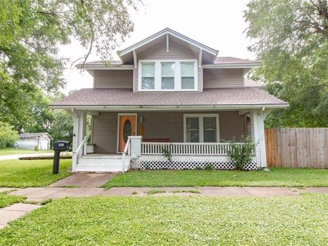 801 S Main St, Holden, MO 64040