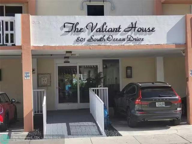 801 S OCEAN DR APT 204, HOLLYWOOD, FL 33019 Condo/Townhome For.