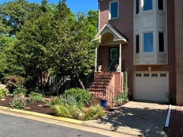 801 Shaw Ct, Fredericksburg, VA 22405