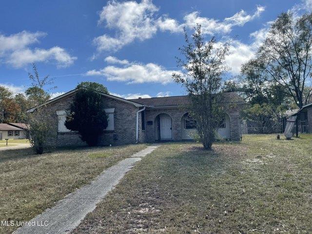 801 Shirley Dr, Gulfport, MS 39503