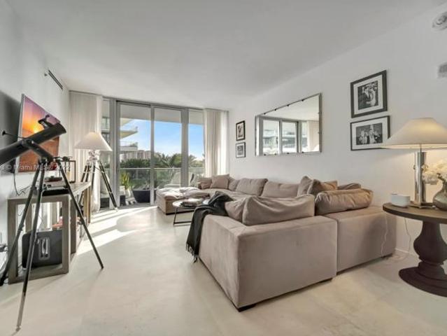 801 Pointe Dr S #302, Miami Beach, FL 33139