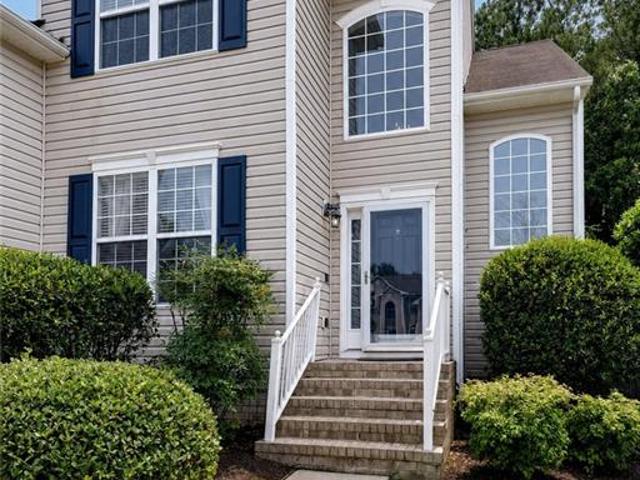 801 Queensbury LN