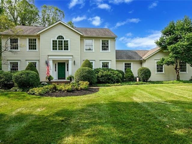 801 Robinson Spur, Bath, OH 44333