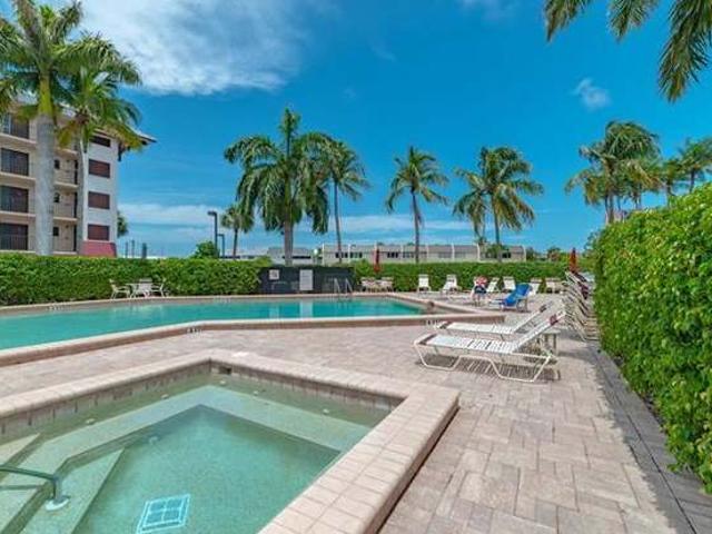 801 RIVER POINT DR, 1 bed, 1 full bath