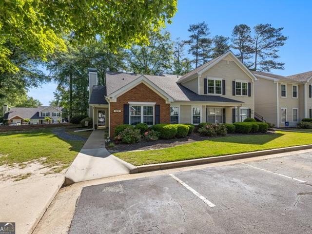 801 Ridgelake Dr, Peachtree City, GA 30269
