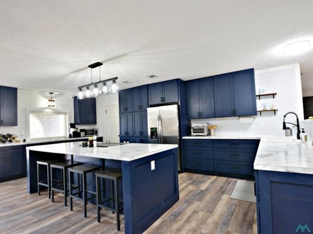 801 W 19th St, Portales, NM 88130
