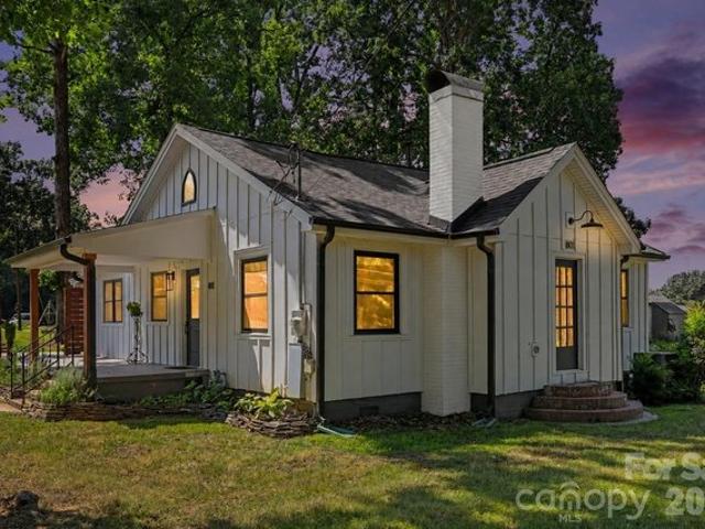 801 W Catawba Ave, Mount Holly, NC 28120