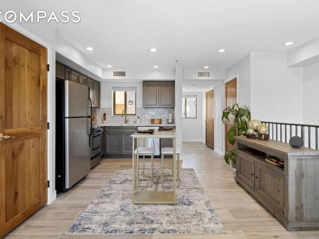 801 W Hawthorn St 409, San Diego, CA
