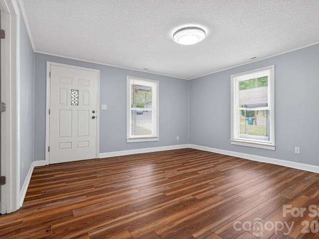 801 Woodlawn Avenue SW