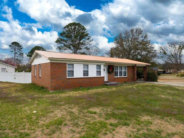 801 Tampa Lane Ne