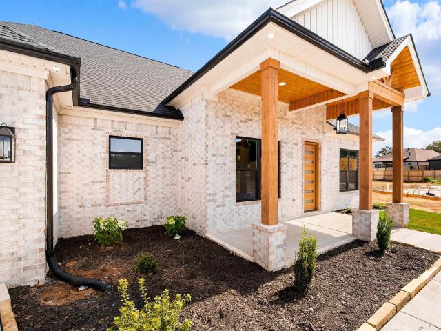 8024 creek rock cove