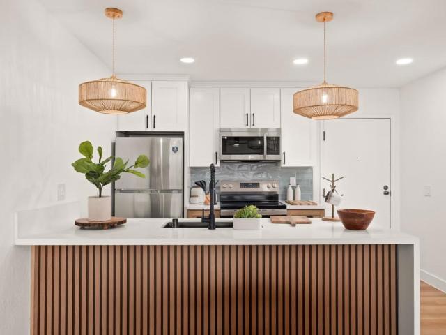 8024 Linda Vista Road