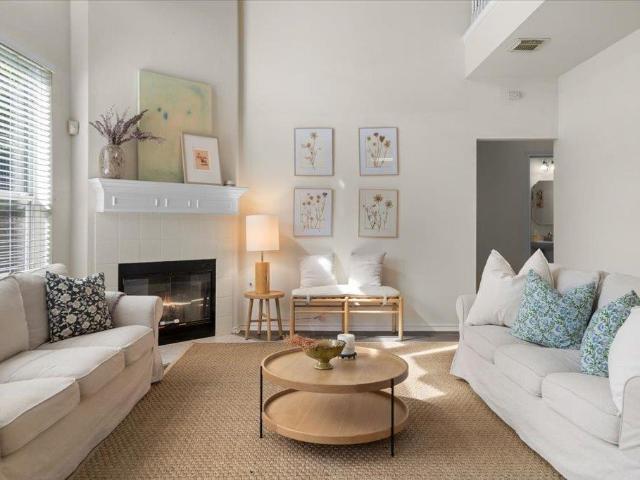 8024 Whitworth Ln