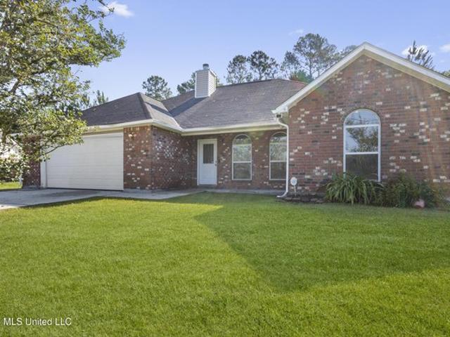 8025 Longwood Dr, Gautier, MS 39553