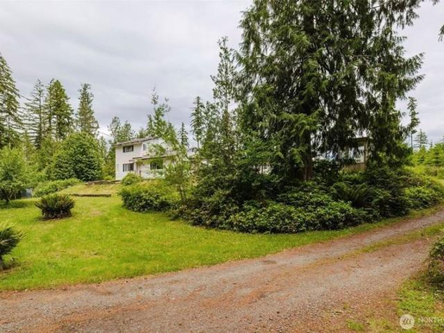 8025 W Wildcat Lake Rd, Bremerton, WA 98312