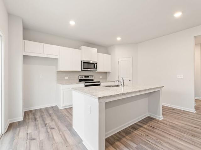 8026 Dickens Dr, Fairburn, GA 30213