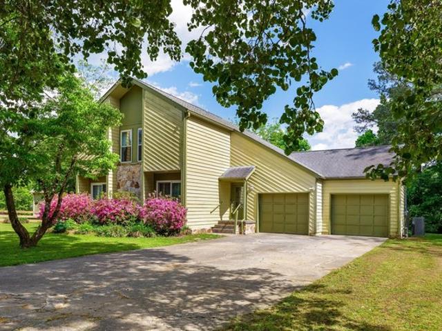 8026 Savannah Ln, Ooltewah, TN 37363