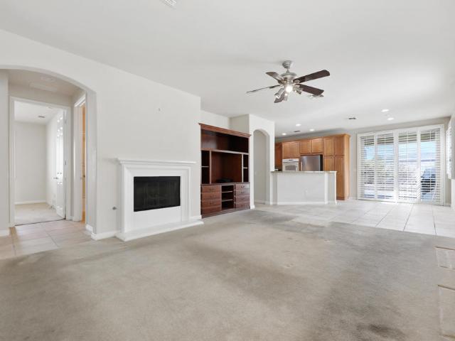 80276 Avenida Linda Vista
