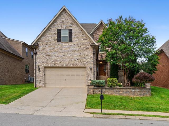 8027 Fenwick Ln