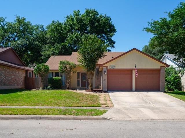 8027 Forest Brg, Live Oak, TX 78233