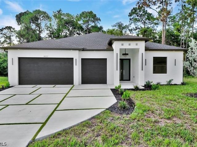 8027 Royal Cir, Labelle, FL 33935