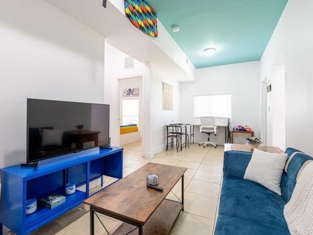 8028 NW 5th Ct, Miami, FL 33150