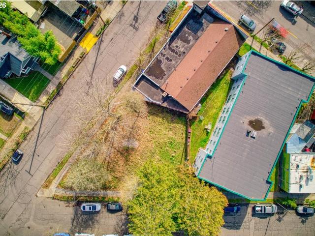 8028 n lombard way