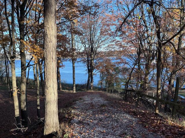 8028 Old Channel Trail