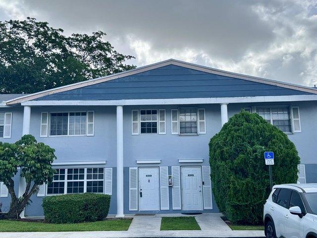 8028 SW 17th Pl, Davie, FL 33324